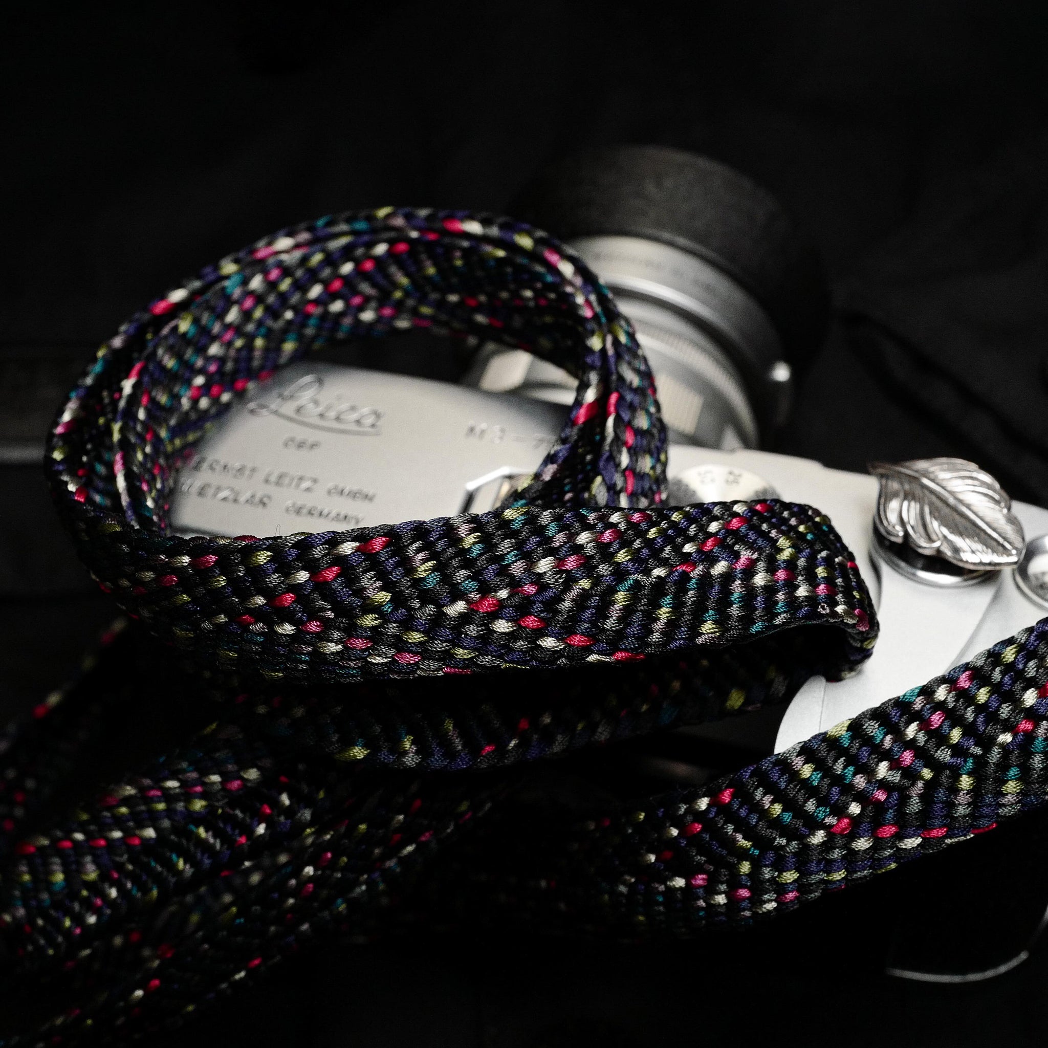 [Made-to-order] Tokyo night camouflage Camera Strap / Hand braiding an ...